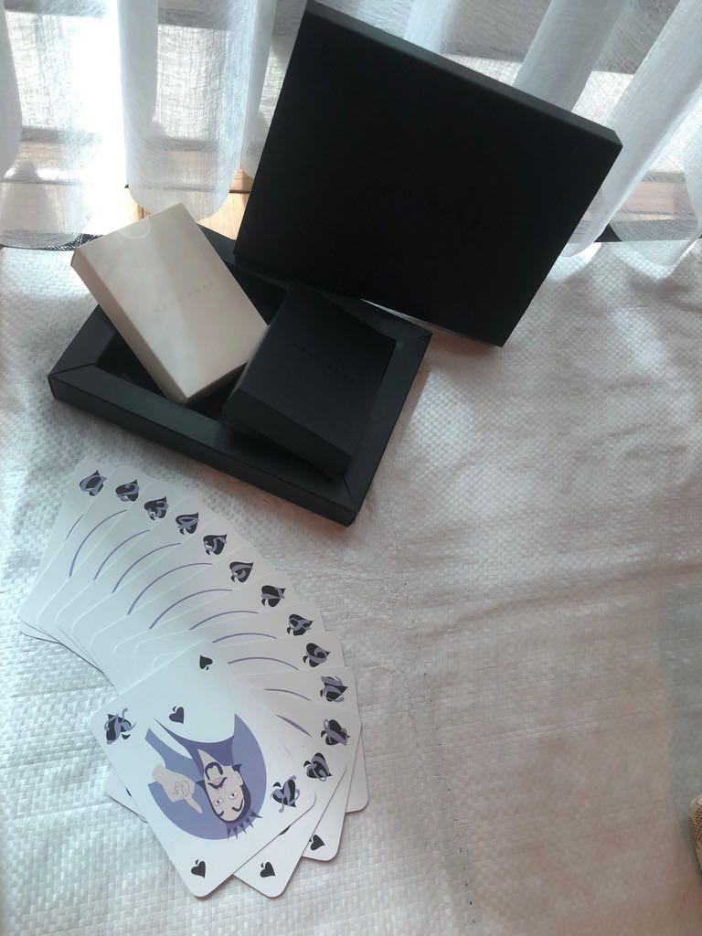 Hugo Boss Playing Cards Boxset, 興趣及遊戲, 玩具 & 遊戲類 - Carousell