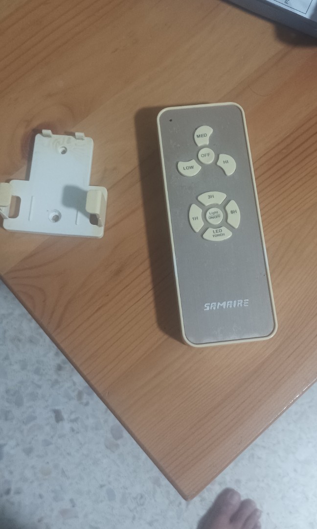 Samaire fan remote controller, Furniture & Home Living, Lighting & Fans ...
