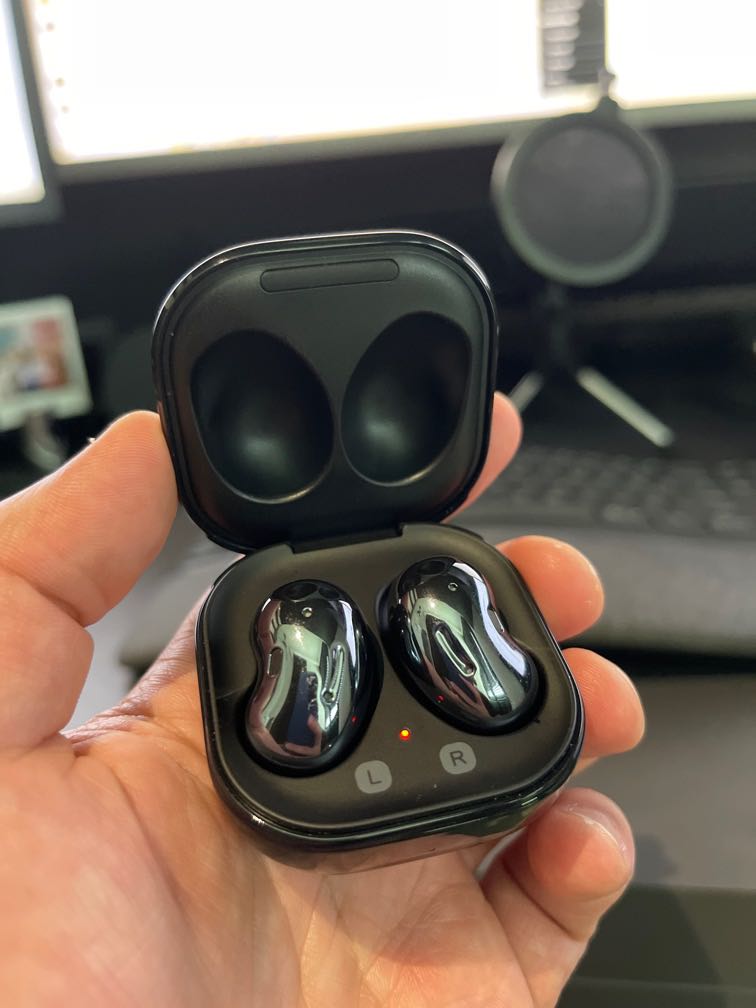 Samsung Wireless Earbuds Live, Audio, Headphones & Headsets on Carousell