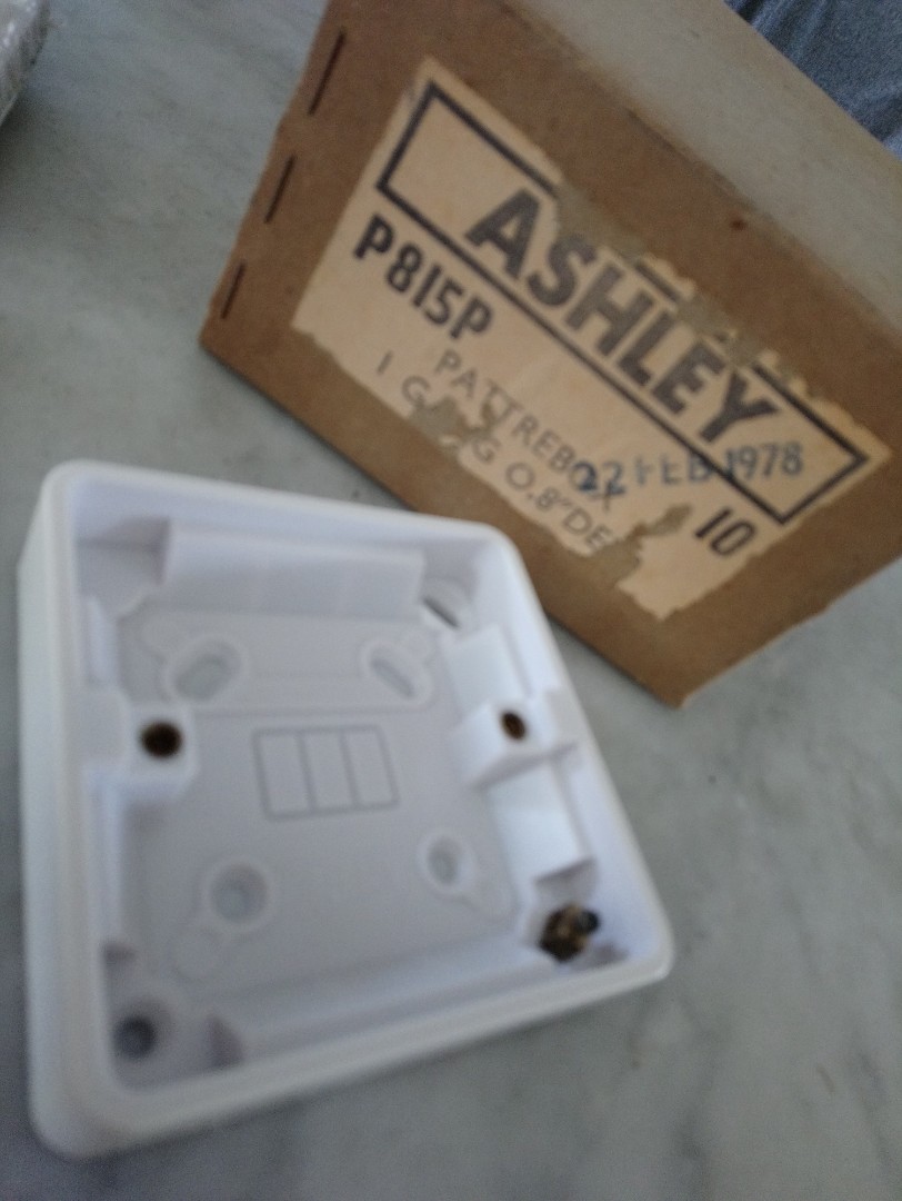 Ashley Vintage retro socket/switch box, Hobbies & Toys, Memorabilia ...