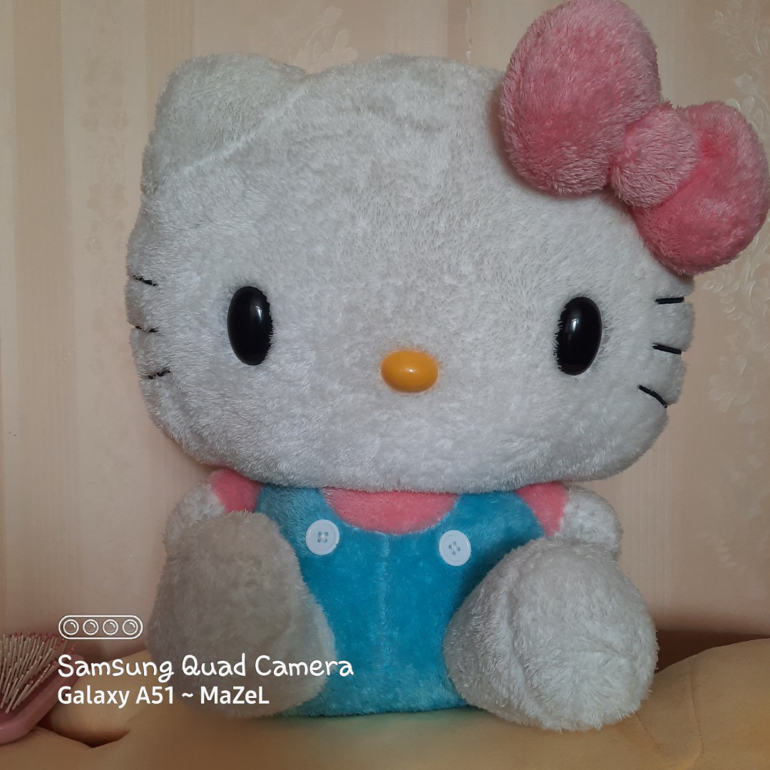 Hello Kitty Big bulky Plush, Hobbies & Toys, Toys & Games on Carousell