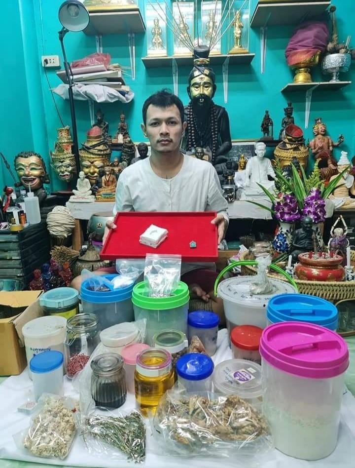 Phra Khun Paen Pook Hoon (B) Ajahn Ya Yokee, the master of Hoon Pa Yon ...