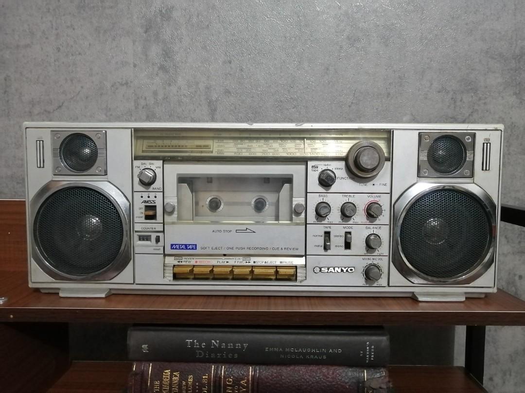 Vintage Sanyo M7900K Mini and Slim Boombox Portable Stereo Radio, Audio, Portable Music Players ...