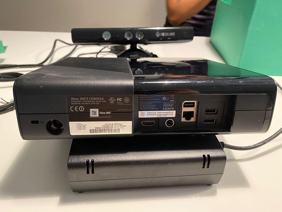 Xbox 360, 2 controllers and a motion capture camera, Video Gaming ...