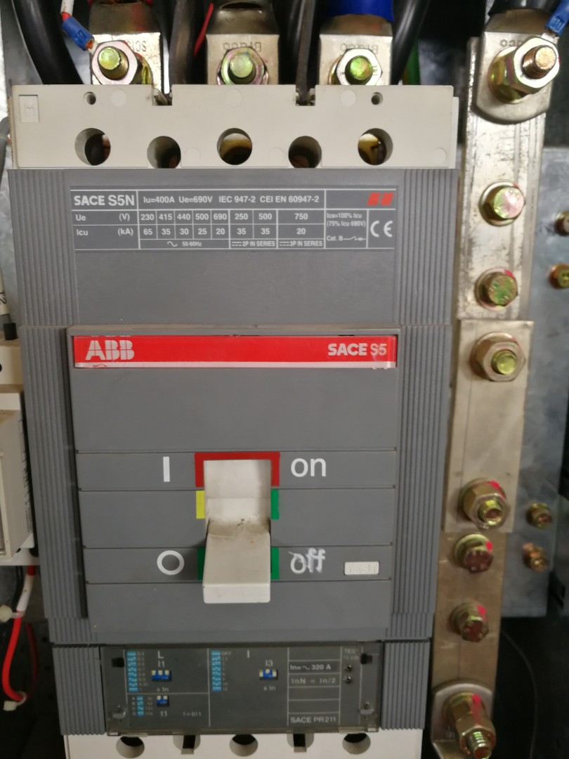 ABB 400A TP MCCB - SACE S5, TV & Home Appliances, Electrical, Adaptors ...