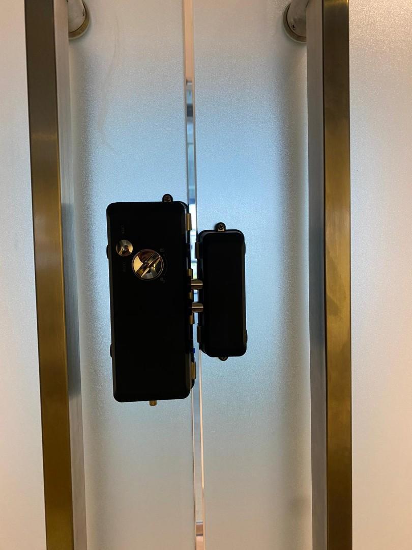 Kaiser HG1390 glass door digital lock, Furniture & Home Living ...