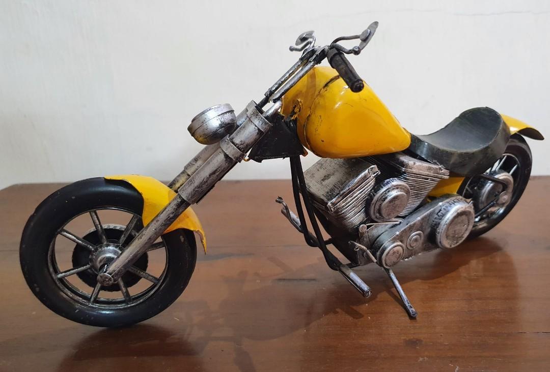 Vintage-inspired Bobber chopper motorcycle scrap model/sculpture ...