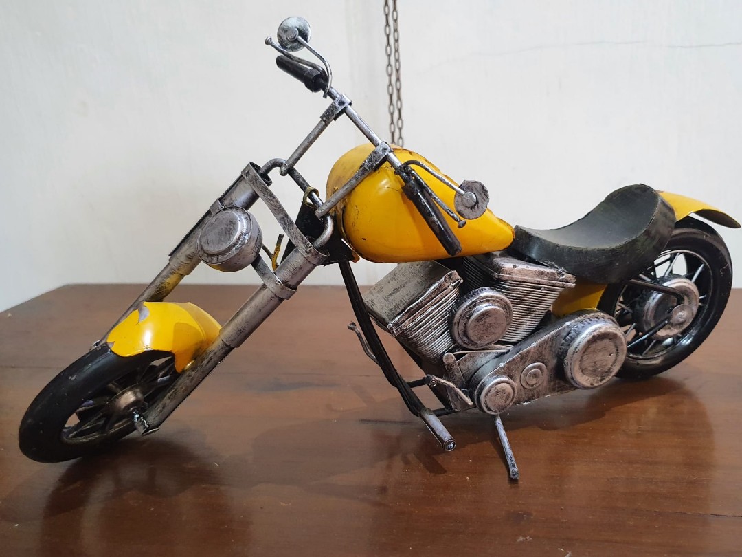 Vintage-inspired Bobber chopper motorcycle scrap model/sculpture ...