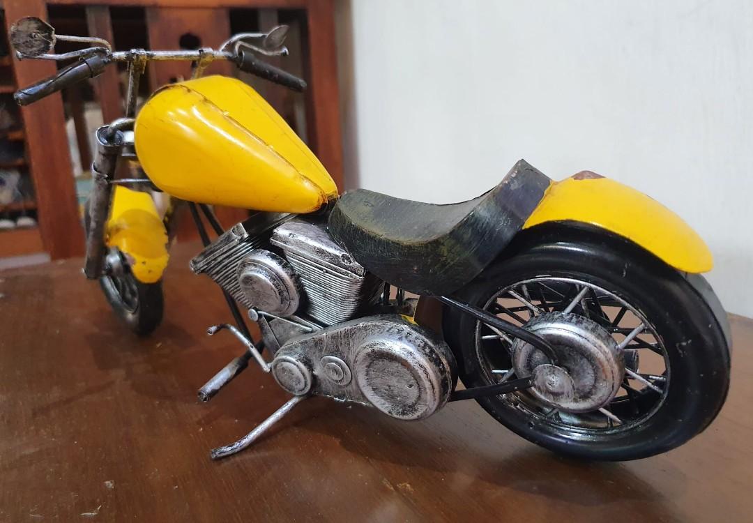 Vintage-inspired Bobber chopper motorcycle scrap model/sculpture ...