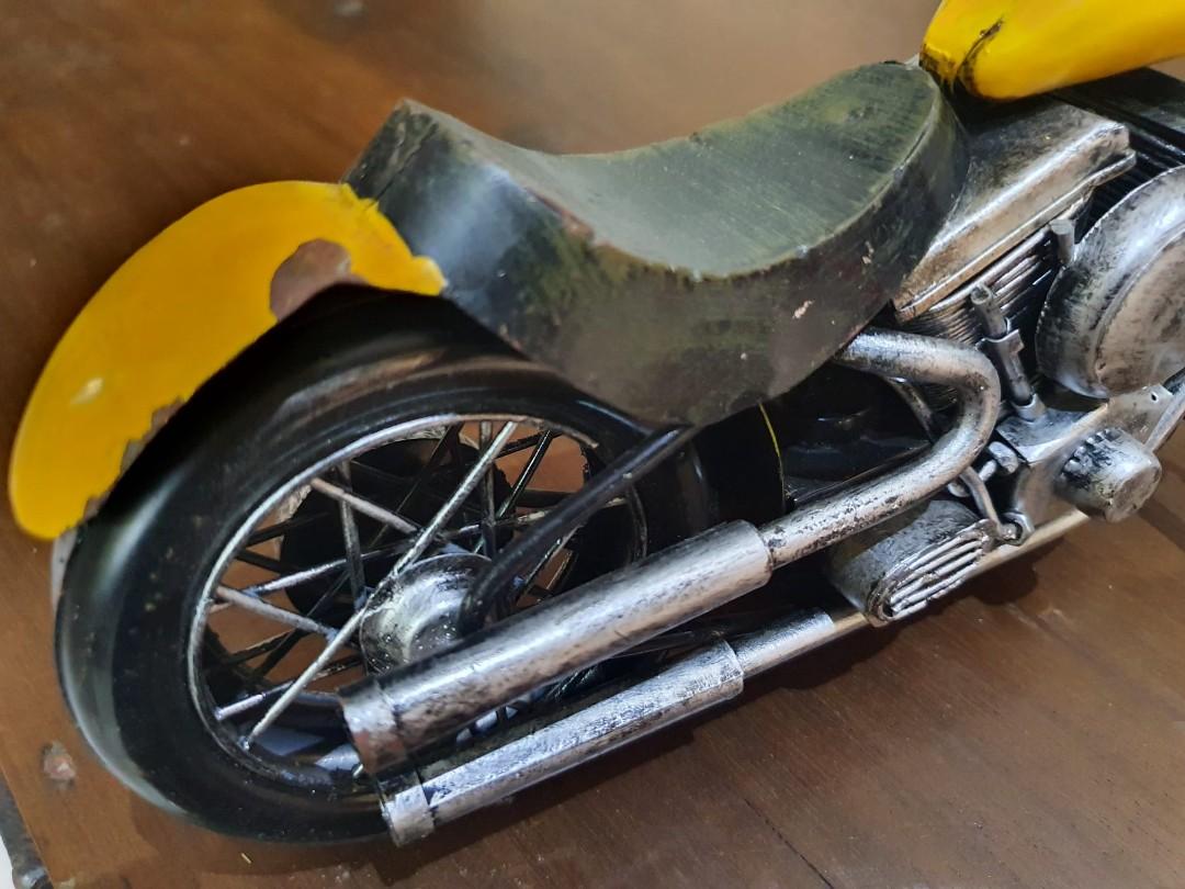 Vintage-inspired Bobber chopper motorcycle scrap model/sculpture ...