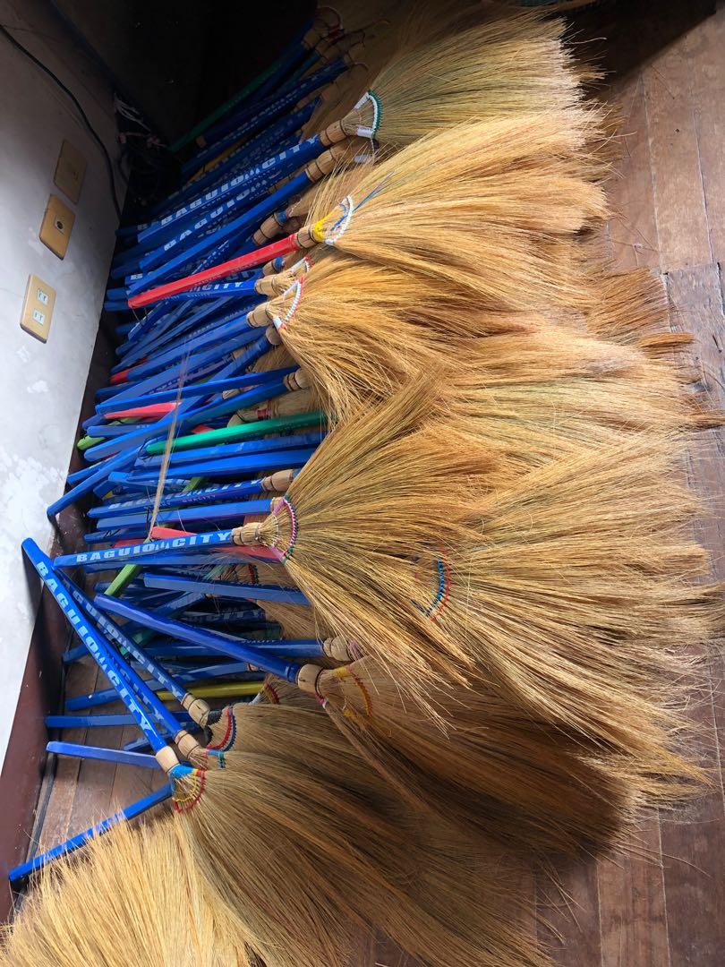 Walis Tambo Bodega Sale, Furniture & Home Living, Cleaning & Homecare ...