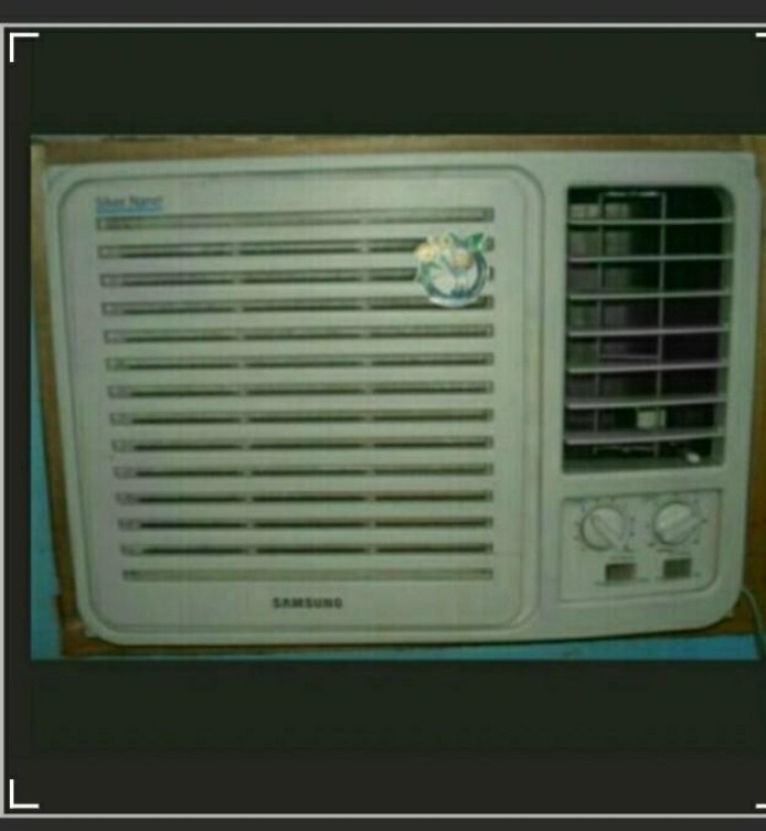 Window aircon (square box type), TV & Home Appliances, Air Conditioners ...