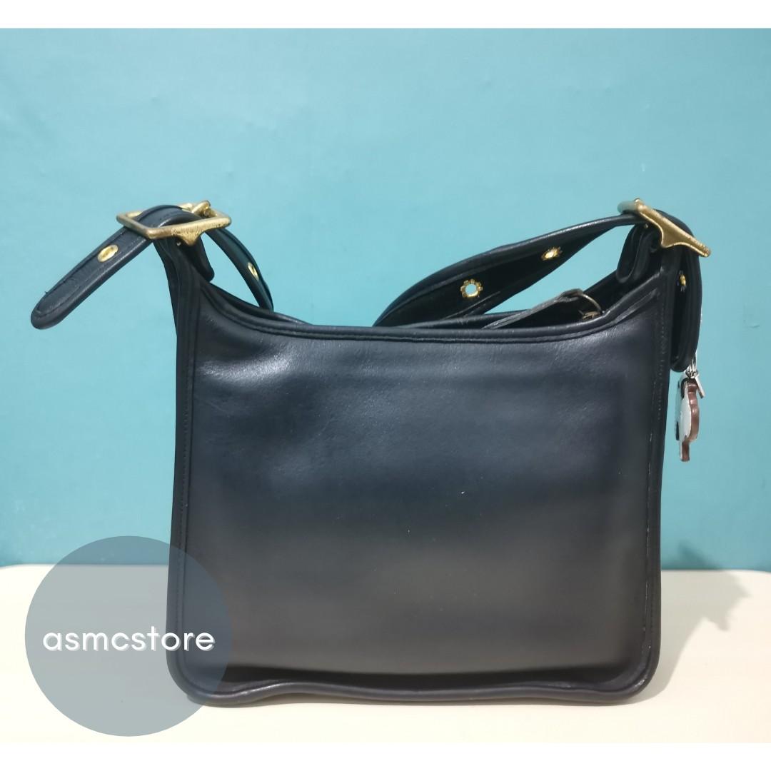 Coach Vintage Legacy Zip in Navy Blue, Luxury, Bags & Wallets on Carousell