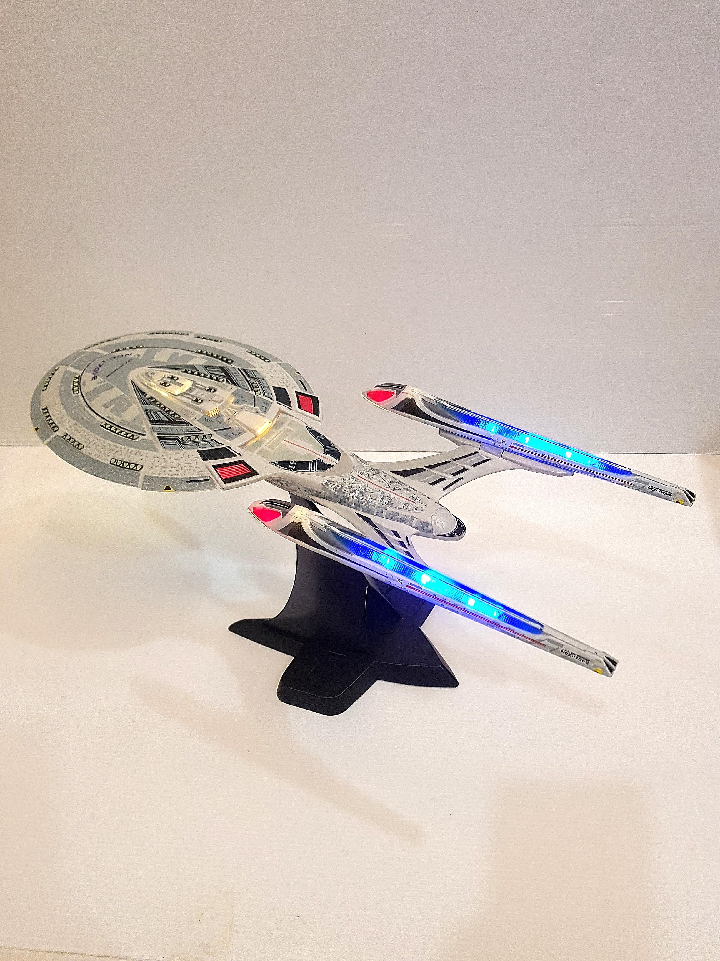 Diamond Select Star Trek USS Enterprise NCC-1701-E, Hobbies & Toys ...