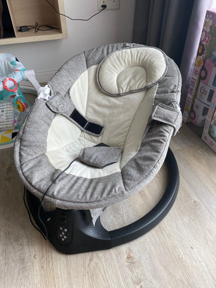 Electronic Baby Rocker, Babies & Kids, Infant Playtime on Carousell