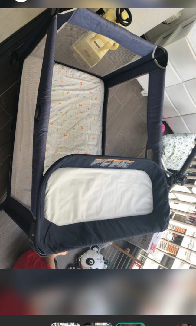 Graco play pan and bed, Babies & Kids, Baby Nursery & Kids Furniture ...