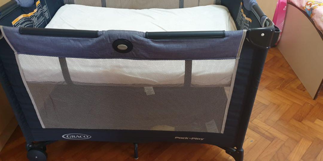 Graco play pan and bed, Babies & Kids, Baby Nursery & Kids Furniture ...