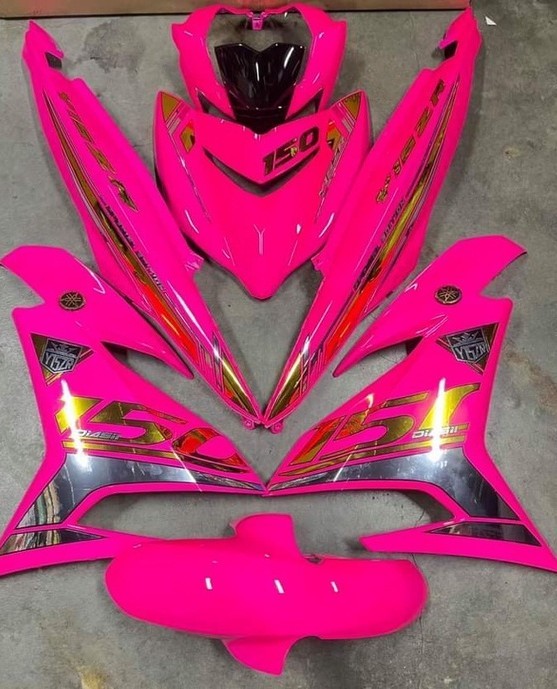 Sniper 150 coveset lotus pink, Motorcycles, Motorcycle Apparel on Carousell