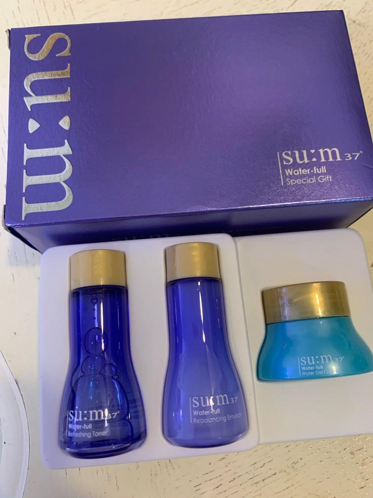 全新！su:m water-full set, 興趣及遊戲, 旅行, 旅遊 - 旅行必需品及用品 - Carousell