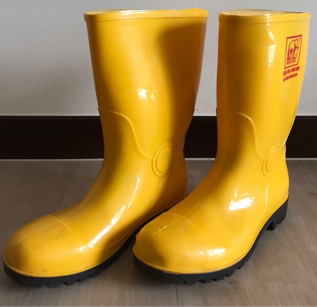 Yellow rubber safety boot with steel toe, Women's Fashion, Footwear ...