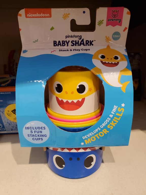 Baby Shark Stacking Cups 鯊魚寶寶疊疊杯遊戲, 興趣及遊戲, 玩具 & 遊戲類 - Carousell