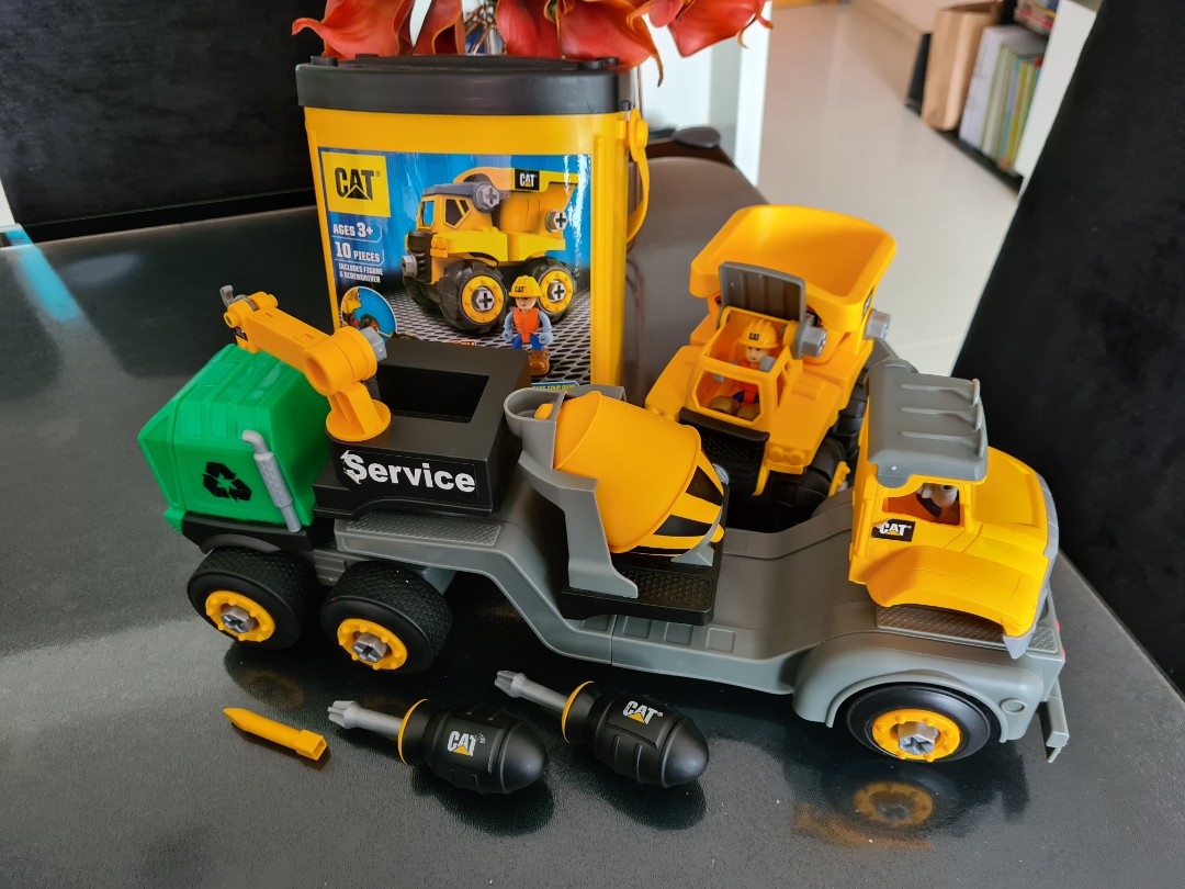 CAT build your own vehicle, Hobbies & Toys, Toys & Games on Carousell