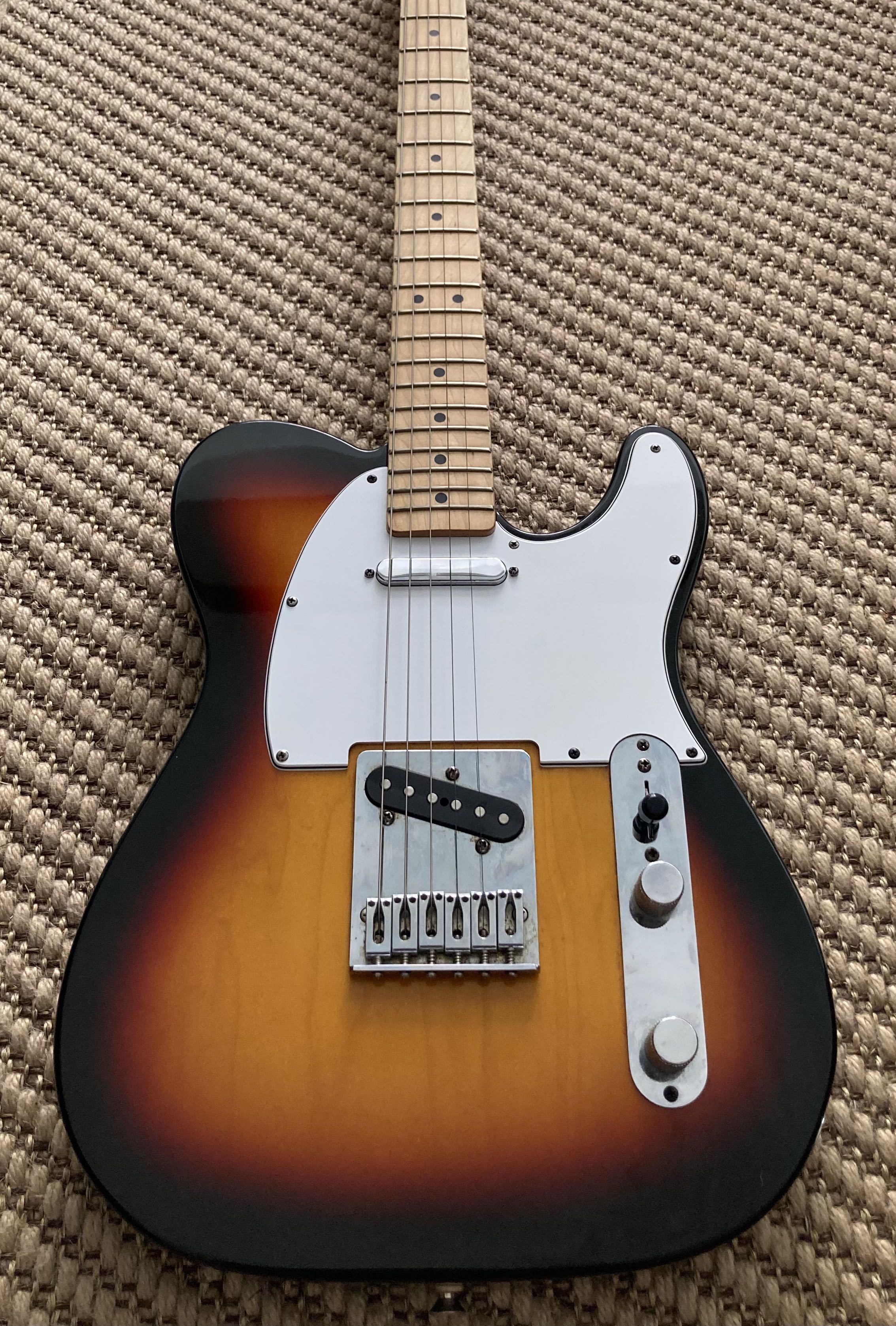 Fender Telecaster (Sunburst) - Made in Mexico, Hobbies & Toys, Music ...