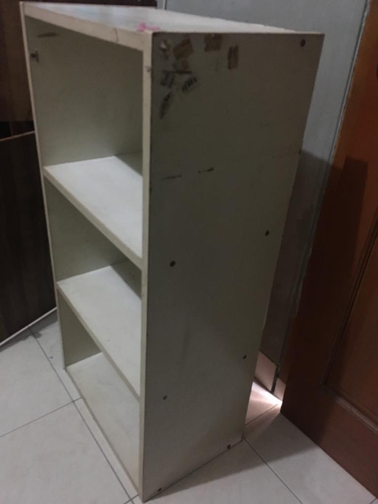 Rak buku putih, Perabotan Rumah di Carousell