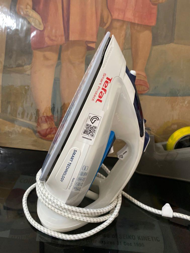 Tefal smart protect Steam Iron, TV & Home Appliances, Irons & Steamers ...