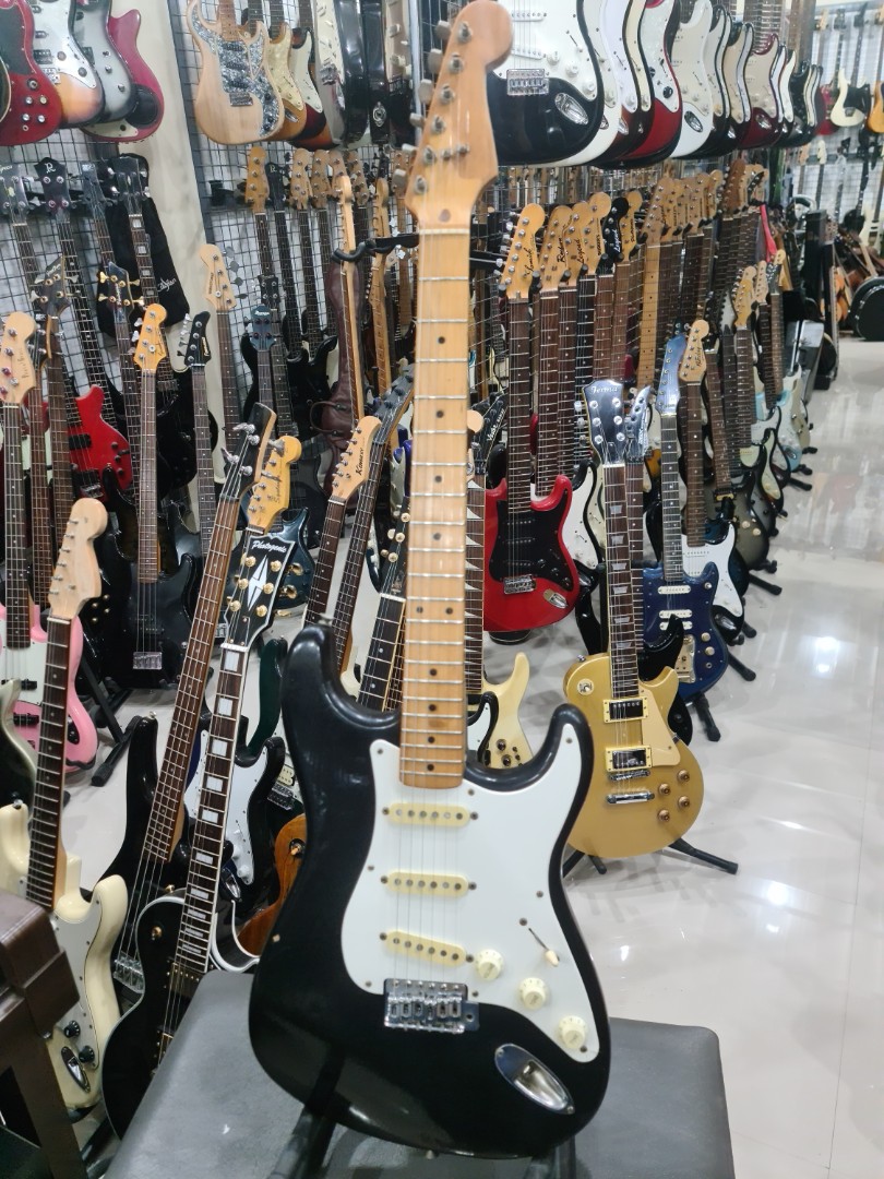 Vintage japan greco strat, Hobbies & Toys, Music & Media, Musical ...