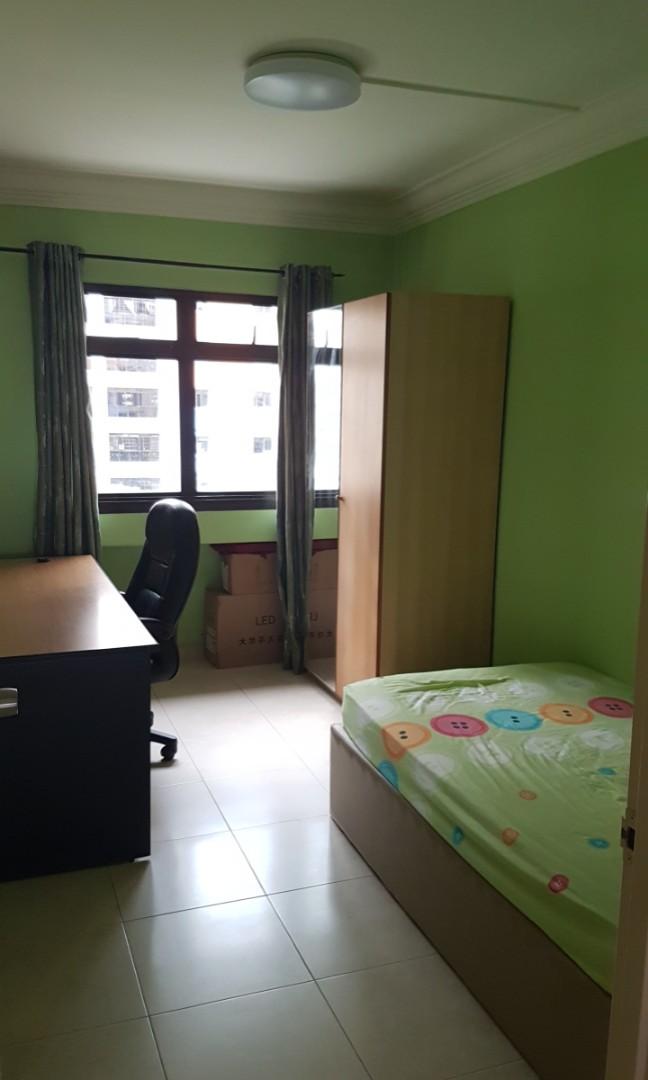 262d Compassvale Street (3 min walk to Sengkang MRT) - common room for ...