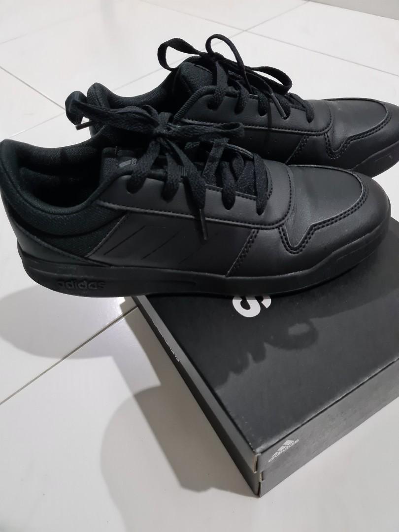 Adidas pure black, Women's Fashion, Footwear, Sneakers on Carousell