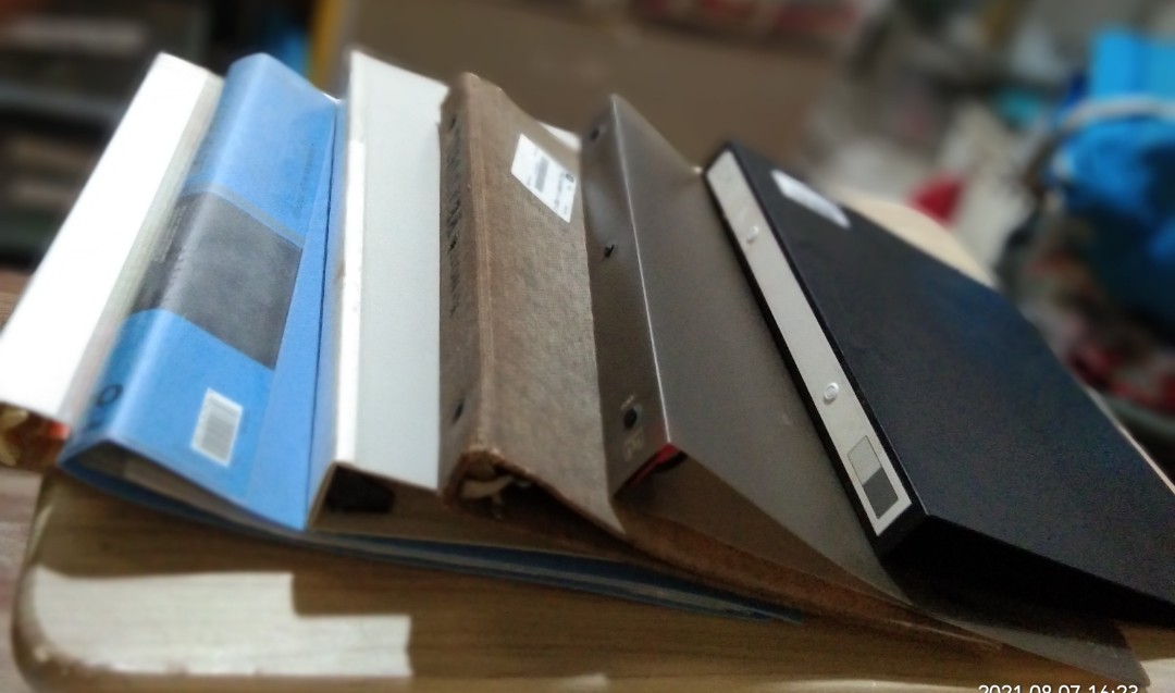 Clear book & ring bind set, Hobbies & Toys, Stationary & Craft ...