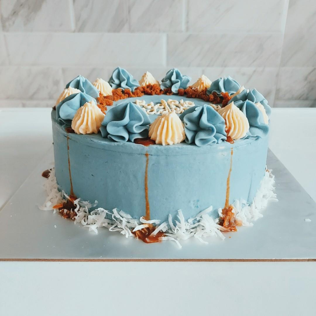 Halal Ondeh Drip Cake, Food & Drinks, Homemade Bakes on Carousell