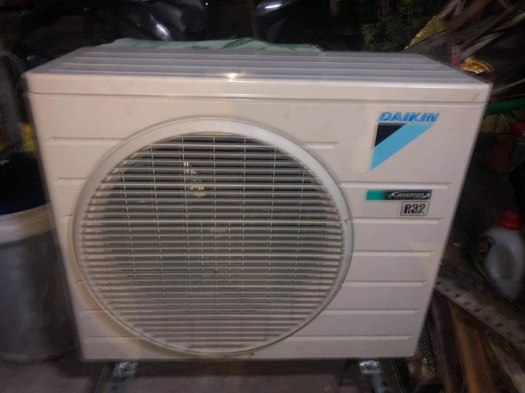 Daikin 1hp Split type Aircon, TV & Home Appliances, Air Conditioning ...