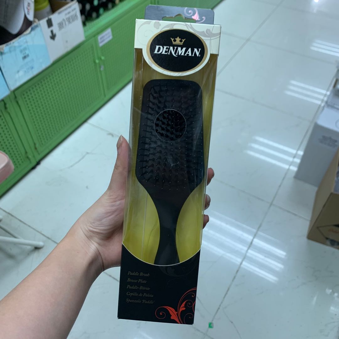 DENMAN Paddle Brush D84小板梳, 女裝, 手錶及配件, 髮飾 - Carousell