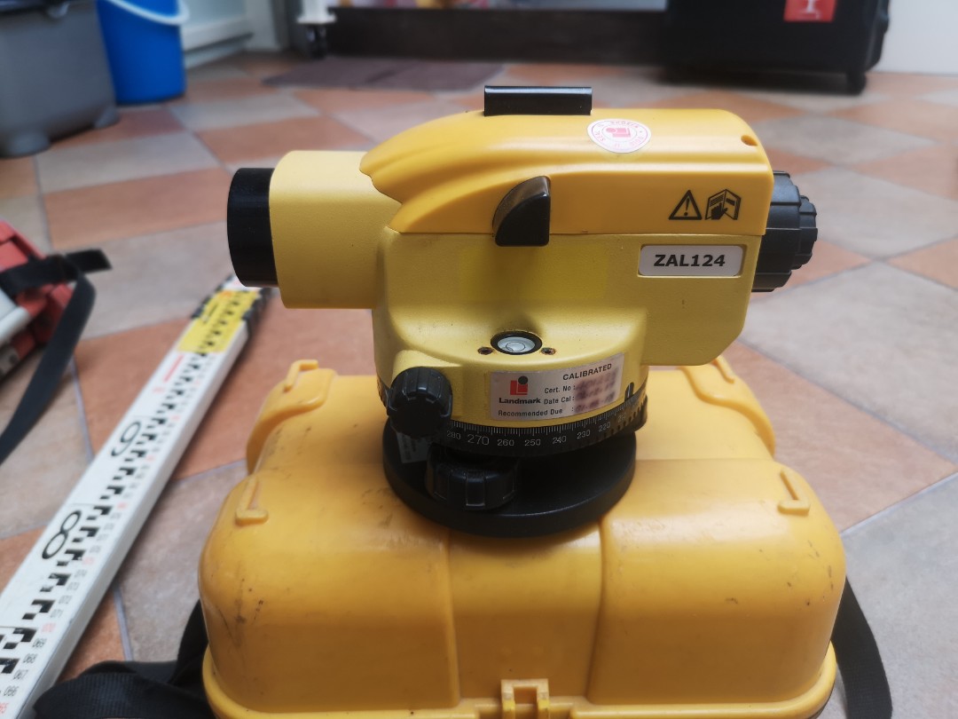 Geomax ZAL124 Automatic Level, Everything Else on Carousell