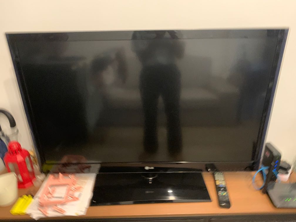 LG 45 inch TV, 家庭電器, 電視 & 其他娛樂, 電視 - Carousell