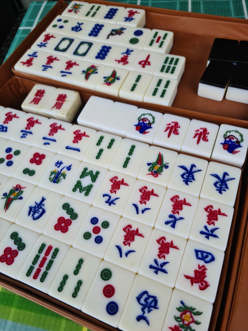 Mahjong set ( no chips), Hobbies & Toys, Stationery & Craft, Occasions ...