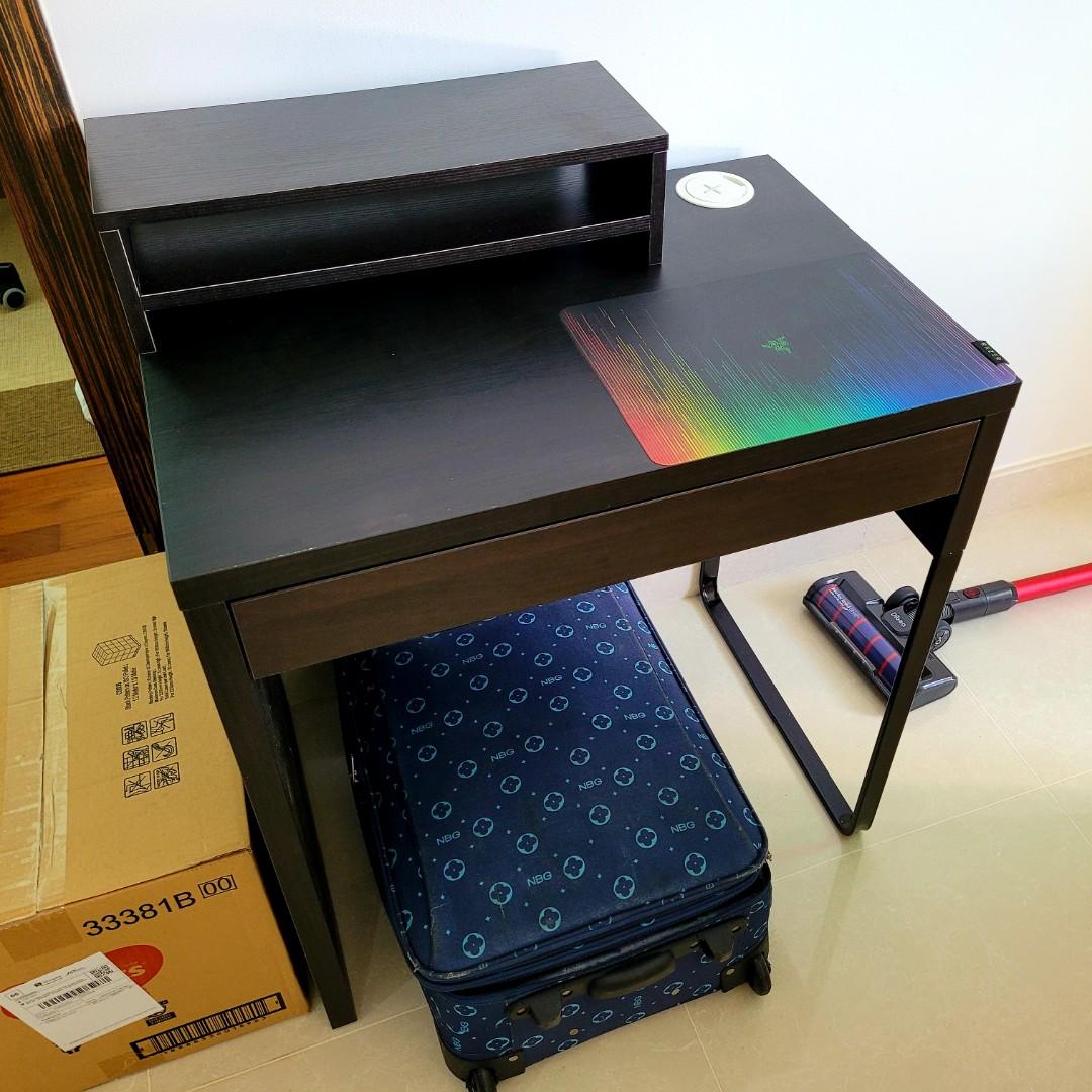 MICKE Computer Desk with Mouse Pad, Monitor Stand and Wireless Charger ...