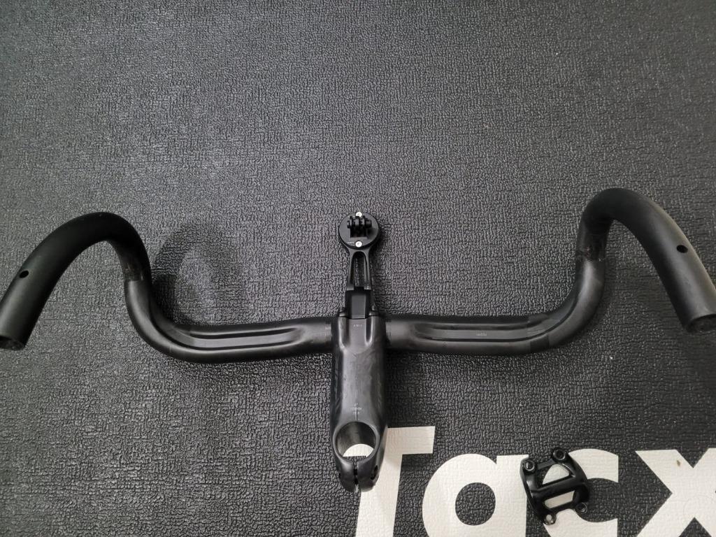 Zipp SL70 Ergo Carbon Handlebar + Zipp SL Speed Carbon Stem, Sports ...