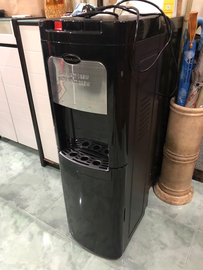 Dispenser sharp, masih hidup tapi panas dan dinginnya bermasalah. Mesti ...