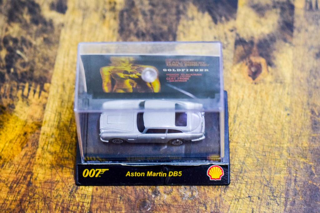 SHELL James Bond Aston Martin DB7, Hobbies & Toys, Collectibles ...