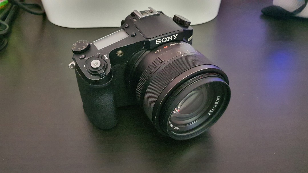 Sony RX10 Mark II, Photography, Cameras on Carousell