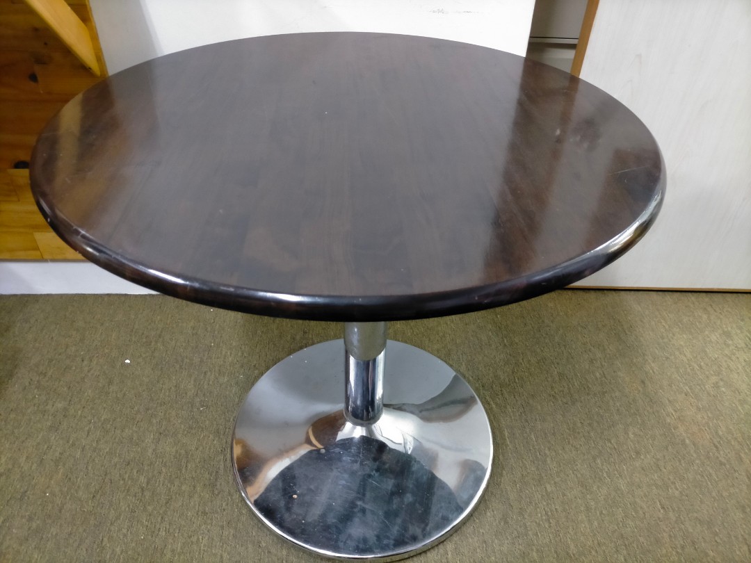 Table Bulat, Furniture & Home Living, Furniture, Tables & Sets on Carousell