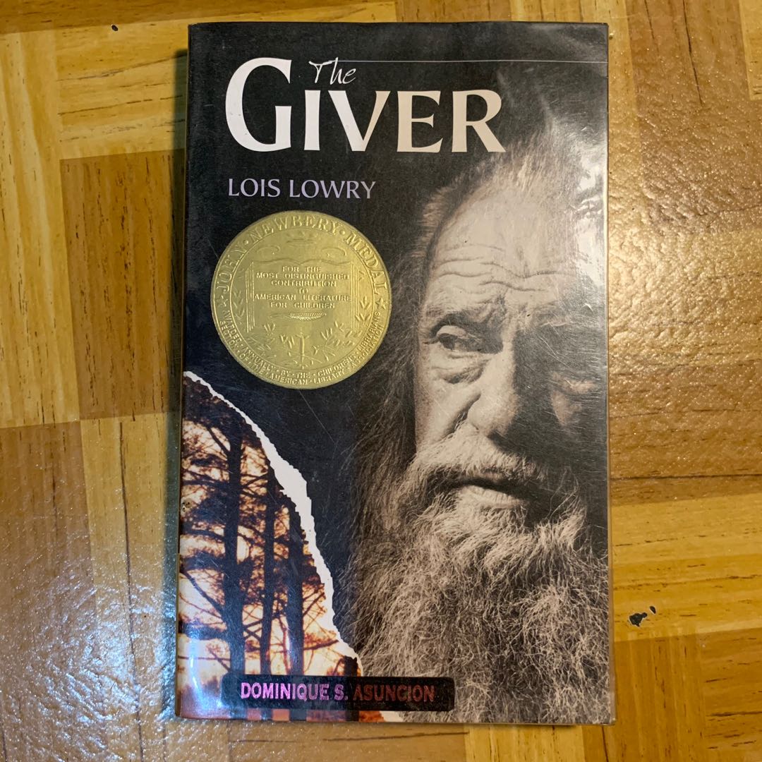 The Giver Lois Lowry, Hobbies & Toys, Books & Magazines, Textbooks on ...