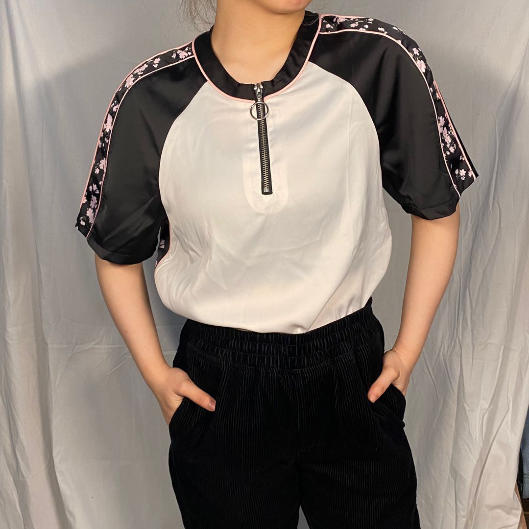 Uniqlo Japan Collection Shirt, Women's Fashion, Tops, Shirts on Carousell