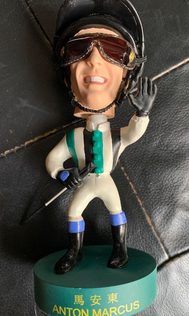 限量別注版香港賽馬會馬安東 Anton Marcus人偶 figure 一個，美孚自取, 興趣及遊戲, 玩具 & 遊戲類 - Carousell
