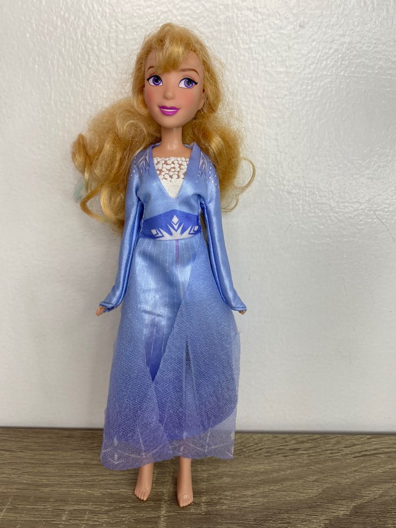 Barbie Elsa, Hobbies & Toys, Toys & Games on Carousell