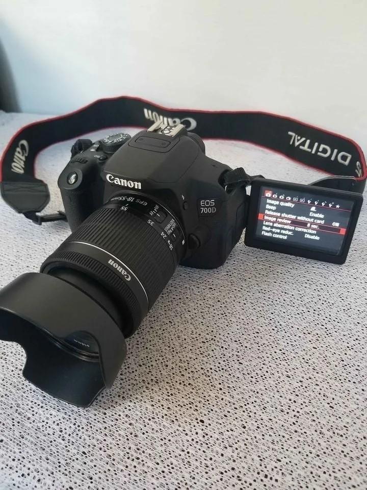 750D canon DSLR camera with 18-55 lens. Full HD video recording and ...